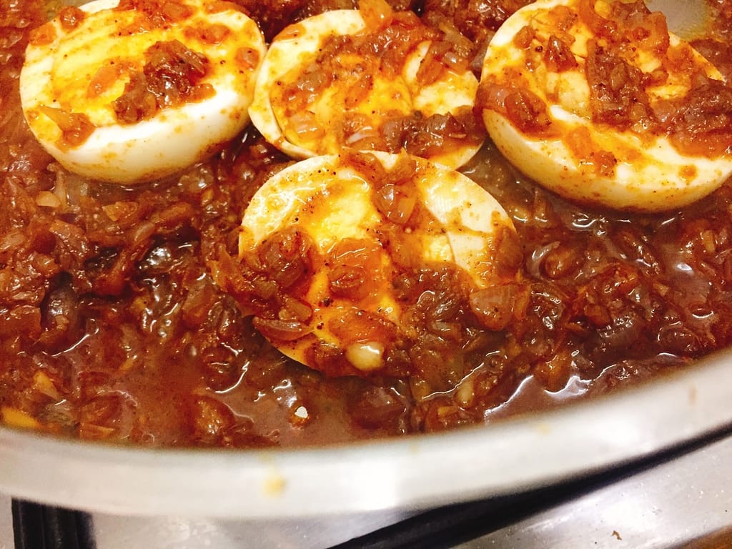 EASY EGG VINDALOO – Simple Delishables